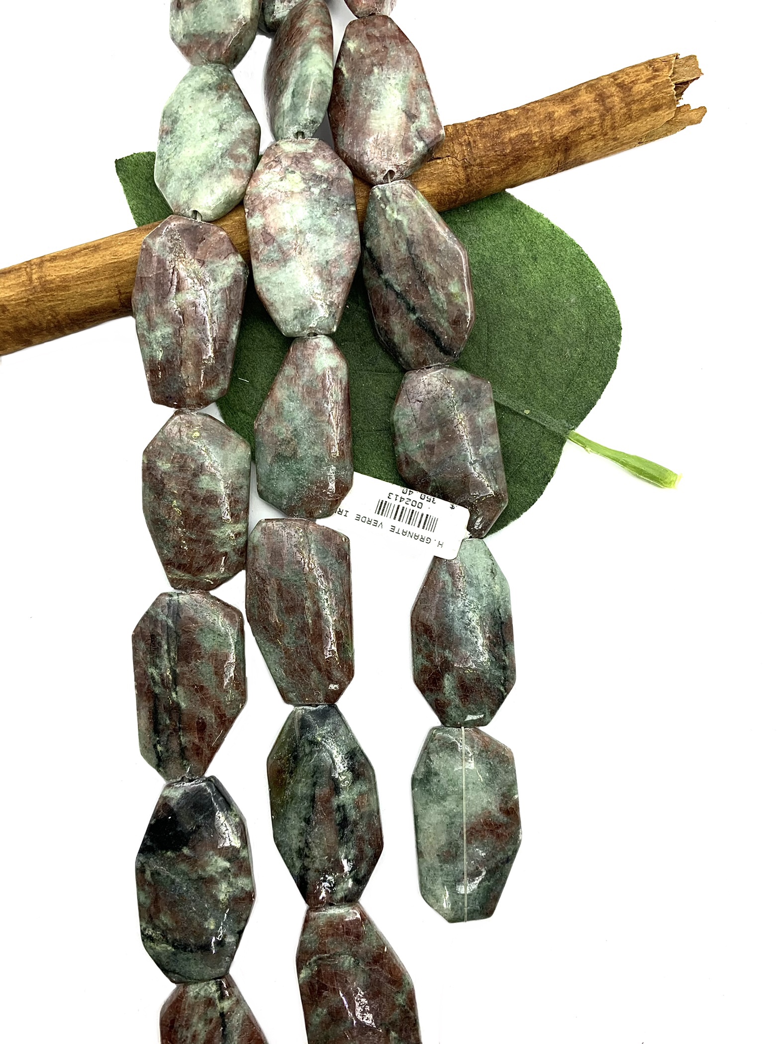 Granate Verde Formas - Piedras Calibradas