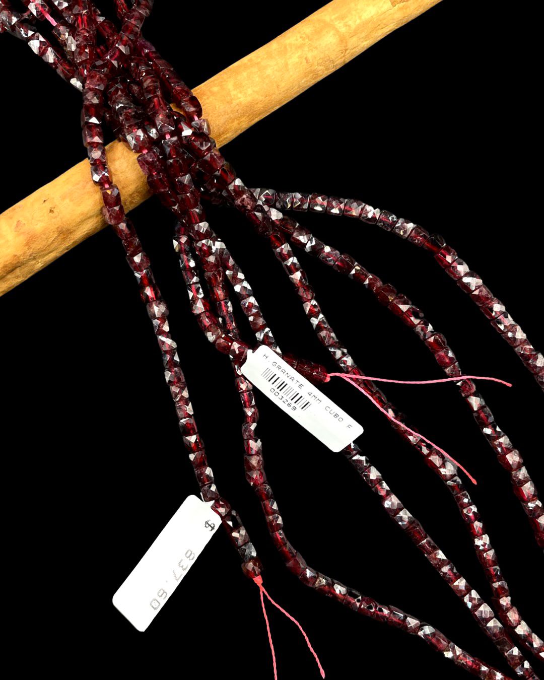 Granate Cubo 4x4mm - Piedras Calibradas